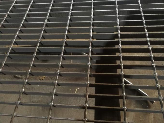 6m Cross Bar CNC 50mm Steel Grating Welding Machine , Steel Plate ...
