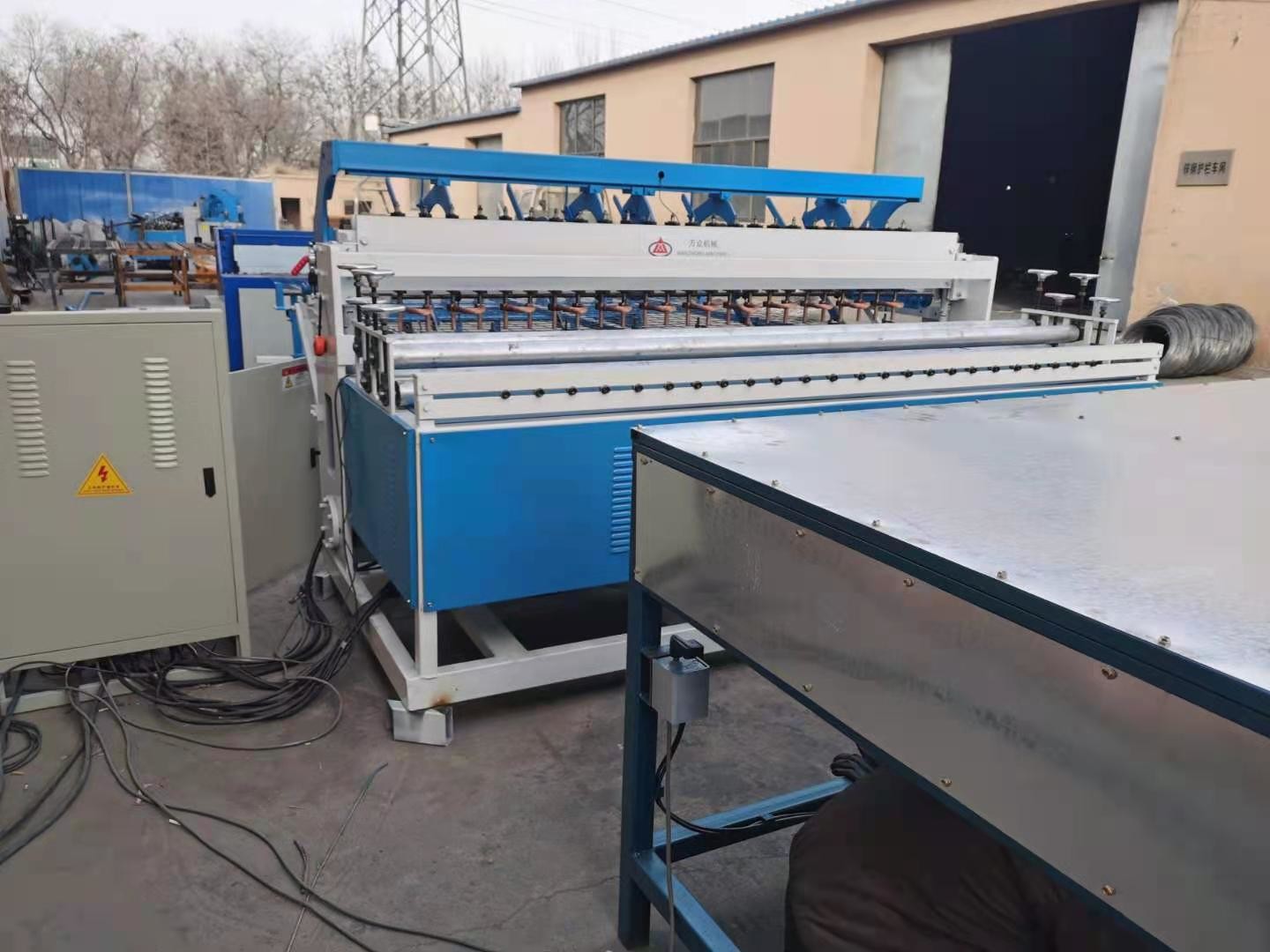 Wall Construction 2.4m 2.2KW Reinforced Mesh Machine , Barbed Wire ...